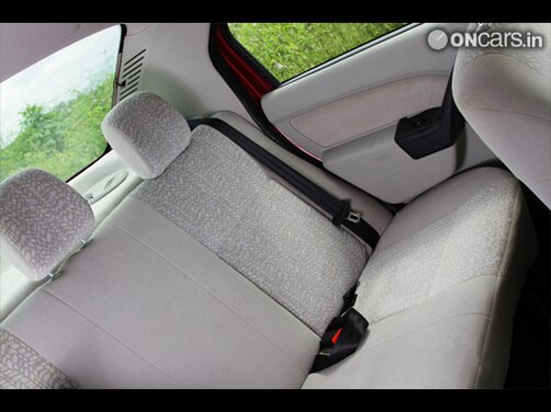 Mahindra Verito D6 Interiors img11