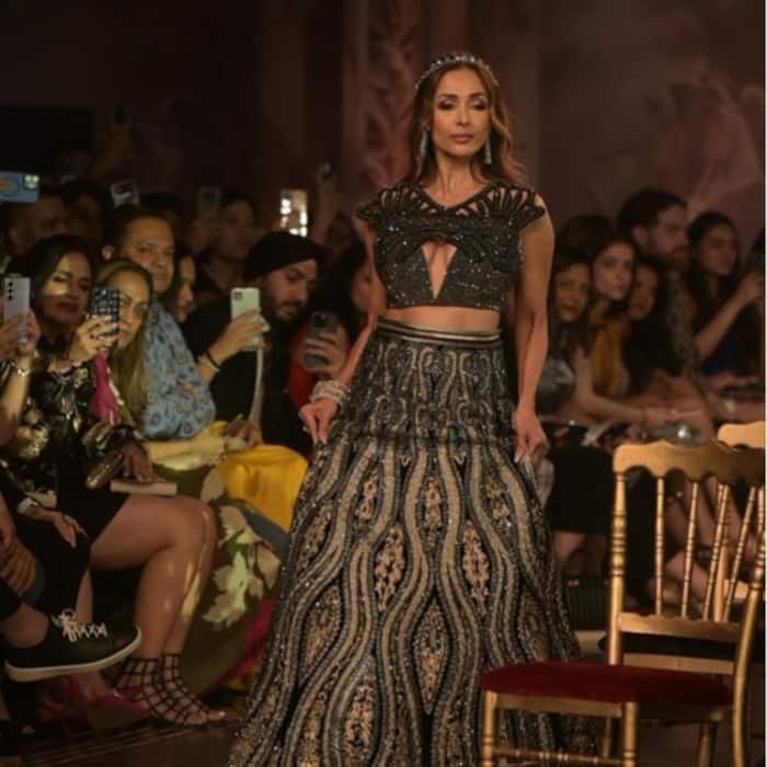 Malaika Arora makes a grand entrance as a showstopper at India Couture ...