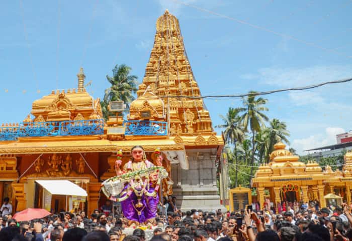 Navratri 2022: Jai Mata Di! India Brims With Colours In Celebration Of ...