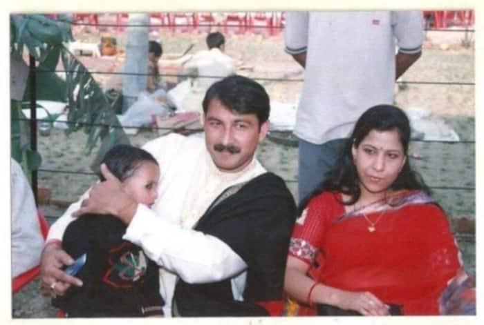 Manoj Tiwari’s First Wife Rani Tiwari Breaks Internet With Her ...