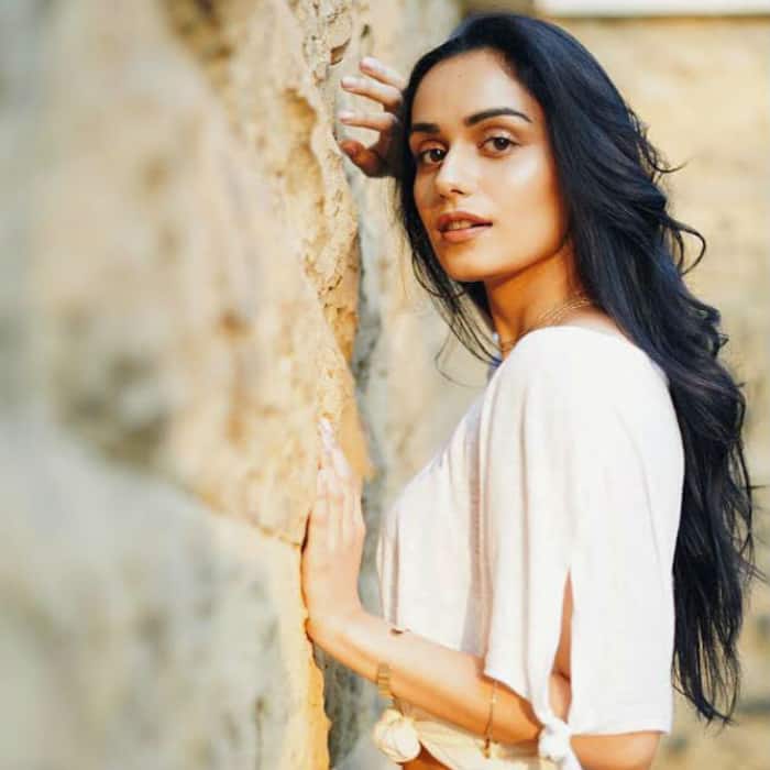 Manushi Chhillar hot poses