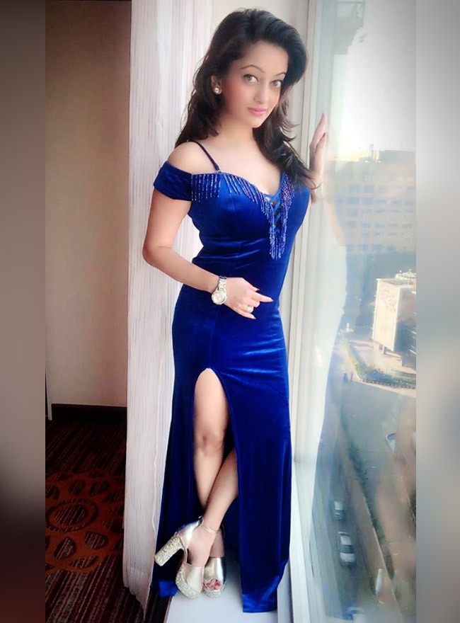 Hot And Sexy Marathi actor Manasi Naik resembles Aishwarya Rai Bachchan