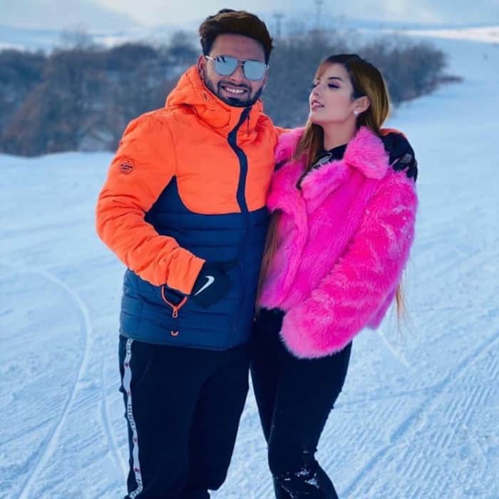 Meet Birthday Boy Rishabh Pant's glamorous girlfriend Isha Negi who is ...