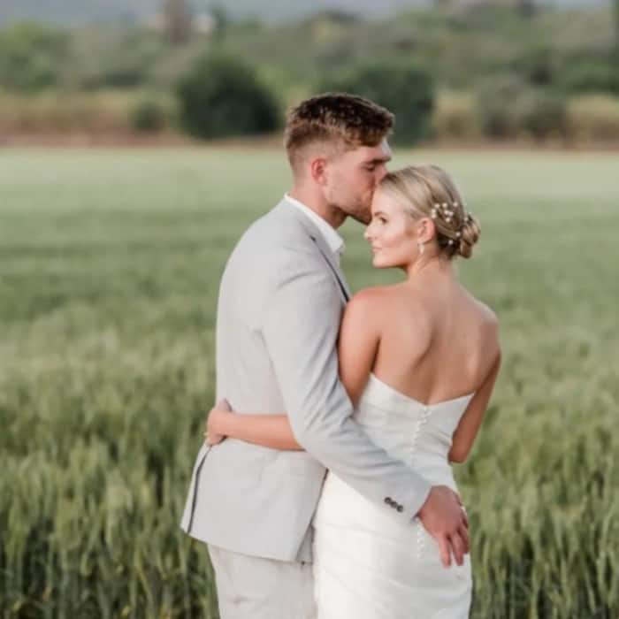 Meet Justine Paige, beautiful wife of star all rounder, a qualified ...
