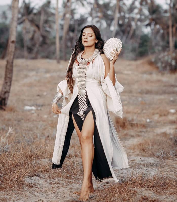 Megha Gupta's Sizzling Bikini Pictures That Will Set Your Screen Ablaze!