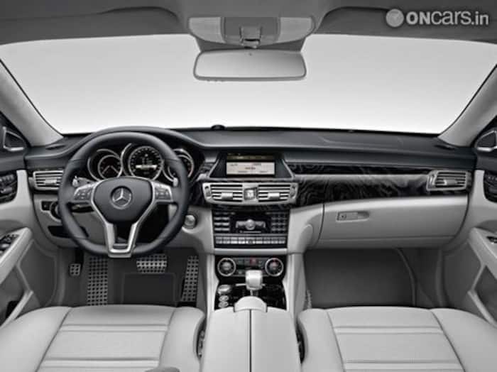 Mercedes-Benz CLS 63 AMG (2011) Interior