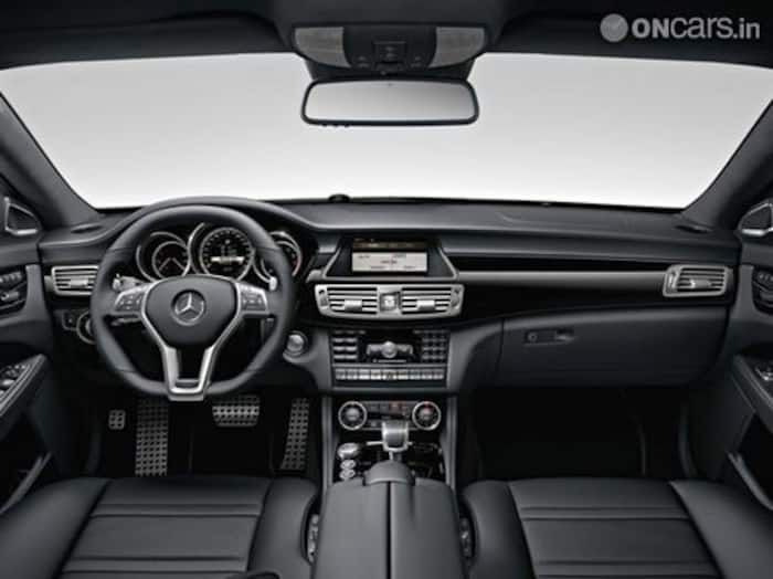 Mercedes-Benz CLS 63 AMG (2011) Interior
