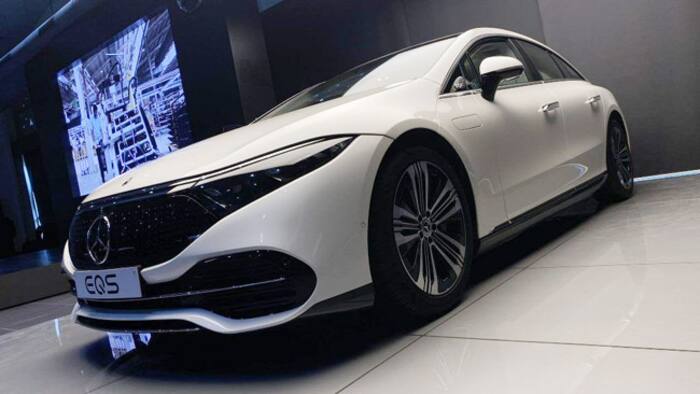 Mercedes Benz EQS 580 EV 2022 Launched | Check Price, Features and Specification