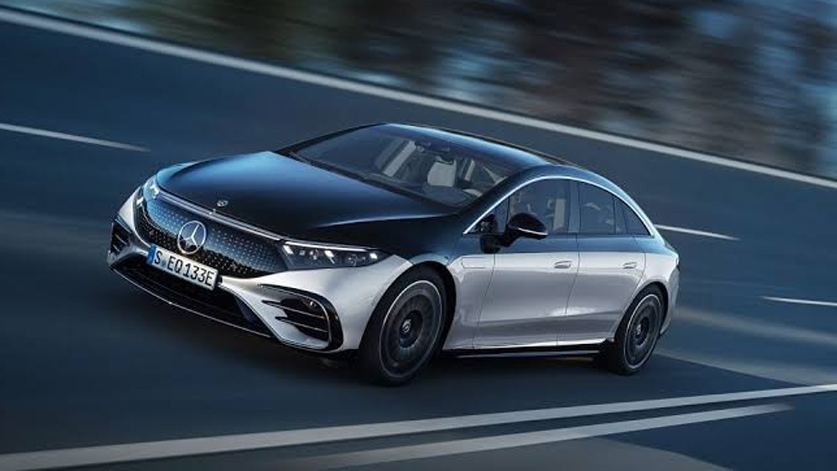 Mercedes Benz EQS 580 EV 2022 Launched | Check Price, Features and Specification