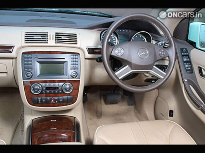 Mercedes Benz R350 Interior