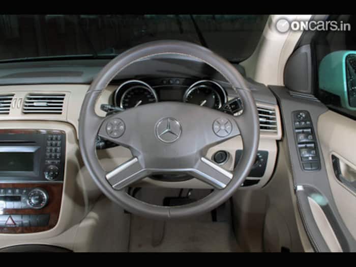 Mercedes Benz R350 Interior
