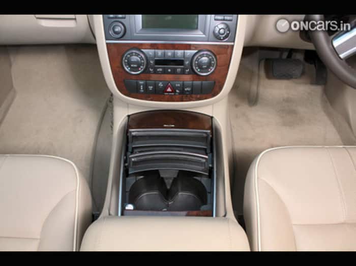 Mercedes Benz R350 Interior