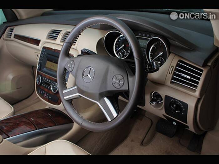 Mercedes Benz R350 Interior