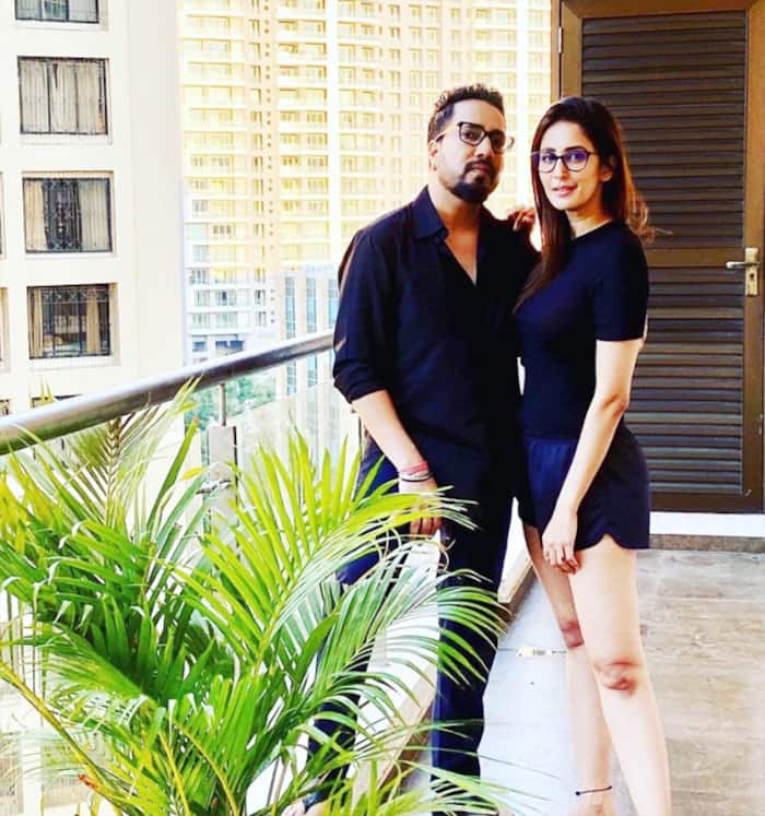 Infamous Kiss Between Mika Singh And Rakhi Sawant That Created a Huge Drama