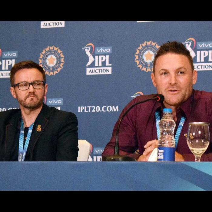 Mike Hesson replaces Aaqib Javed as white ball head coach