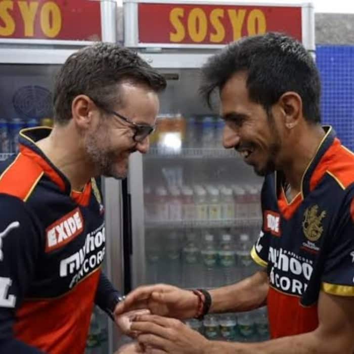 Mike Hesson replaces Aaqib Javed as white ball head coach