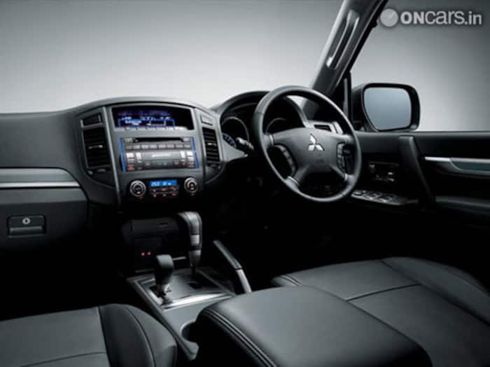 Mitsubishi Montero Interior