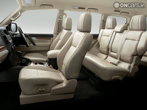 Mitsubishi Montero Interior