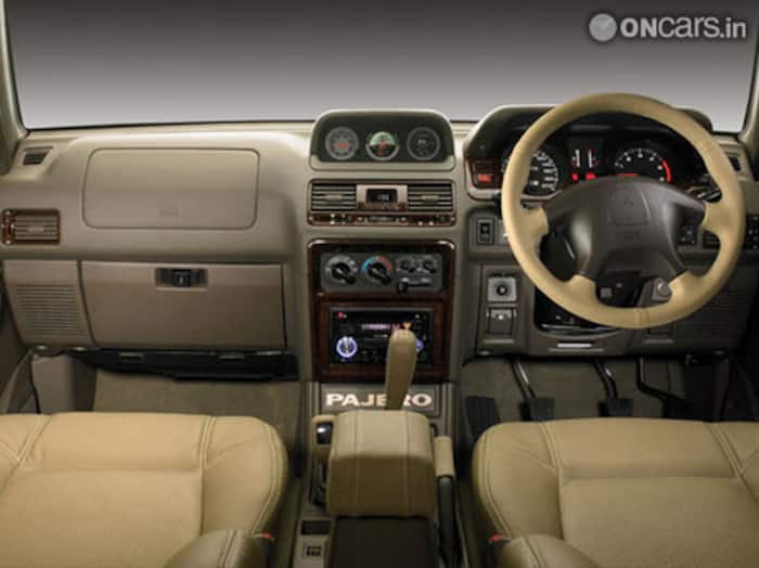 Mitsubishi Pajero Interior