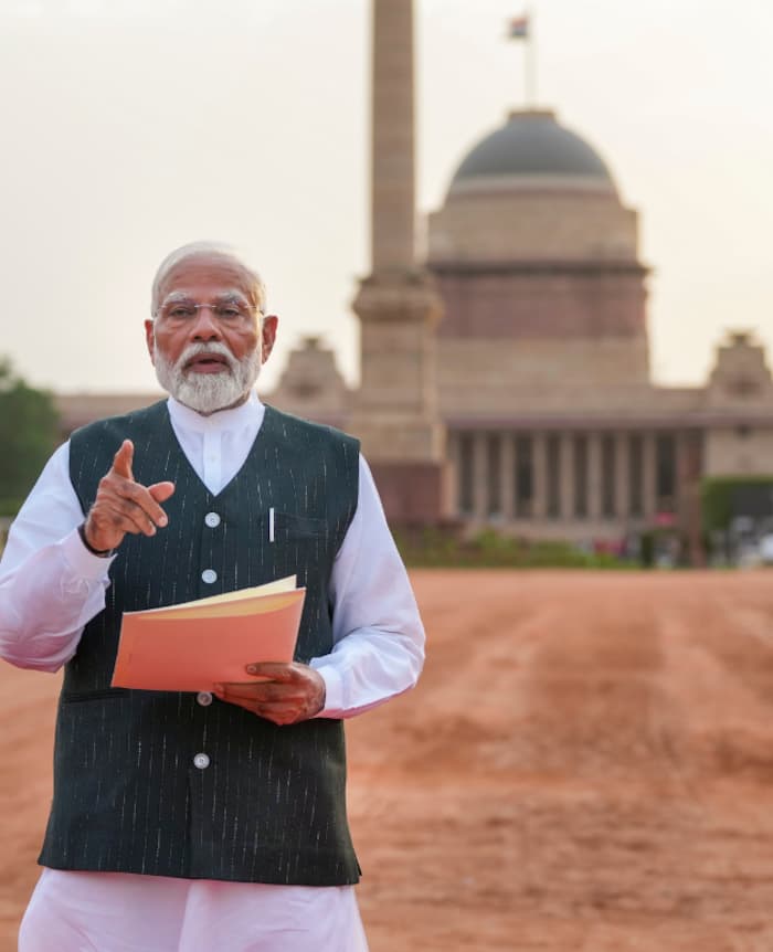 PM-designate Narendra Modi Addresses Media At Rashtrapati Bhavan- In Pics