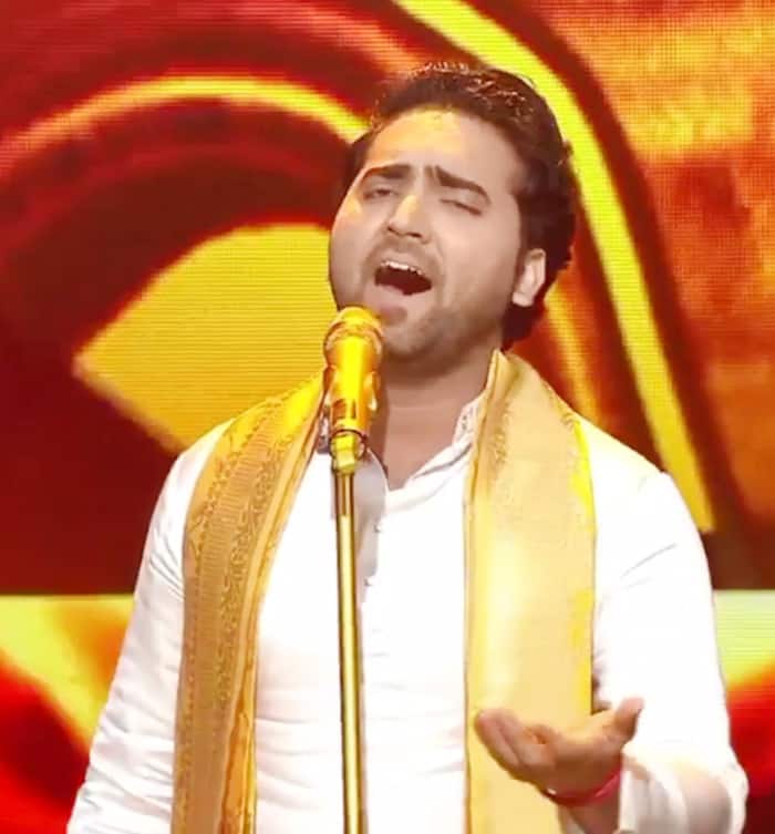 Mohd Danish and Shanmukha Priya sing Bahubali representing Lord Hanuman