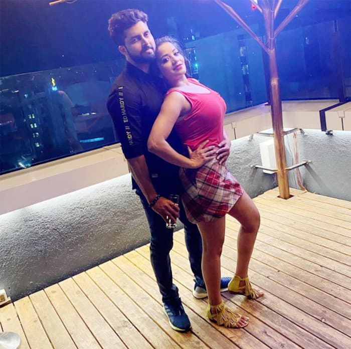 Monalisa’s PDA poses are giving couple goals