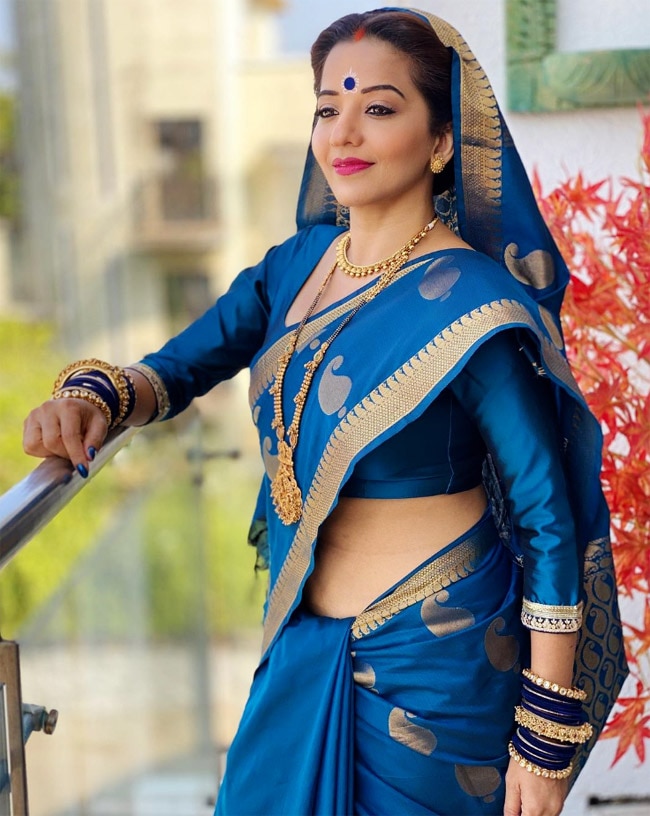 Monalisa's Gorgeous Pictures in Blue Saree