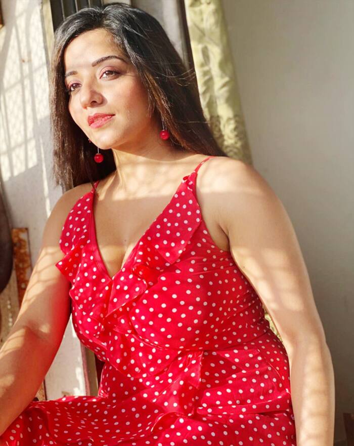 Monalisa Gives Delightful Treat to Her Fans