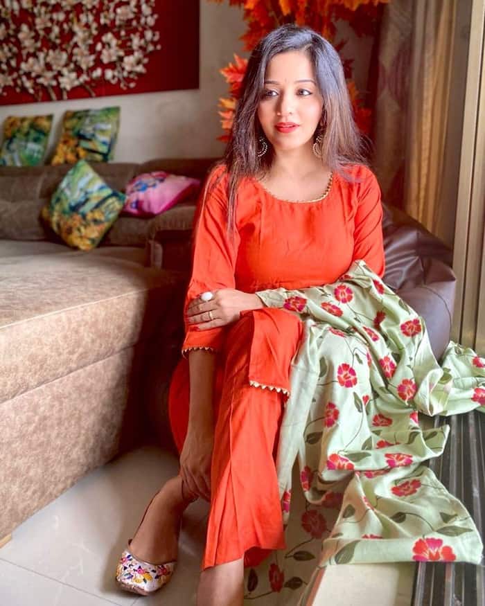 Monalisa is Here to Woo Her Fans