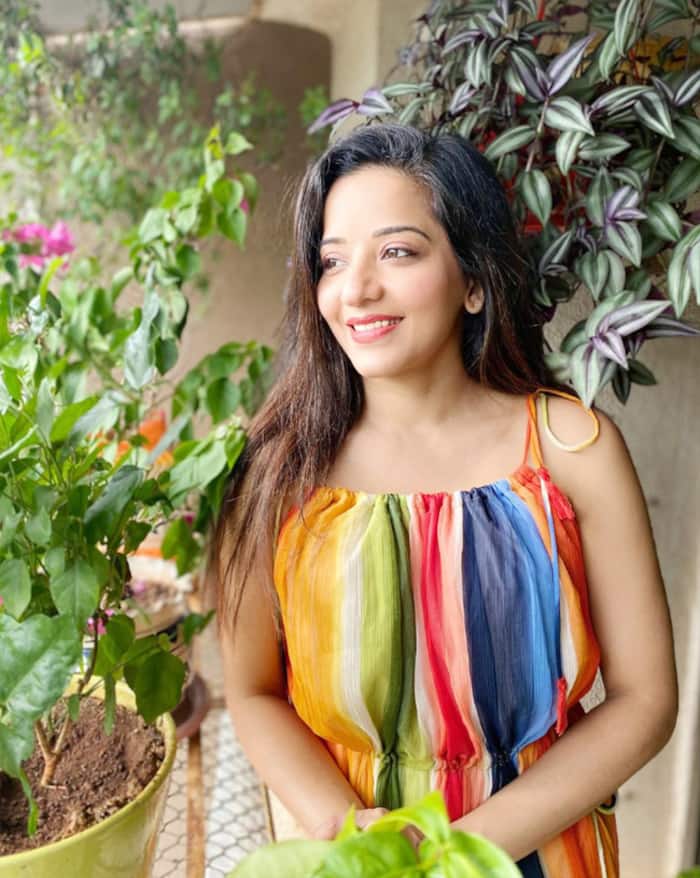 TV Actor Monalisa looks chic in a smart multi-colour summery dress