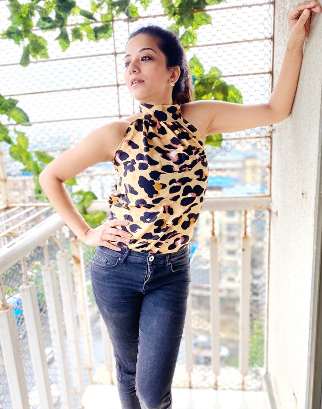 Monalisa makes some killer poses for the camera