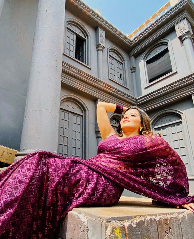 Monalisa Looks Drop dead Gorgeous in Sheer Purple Saree