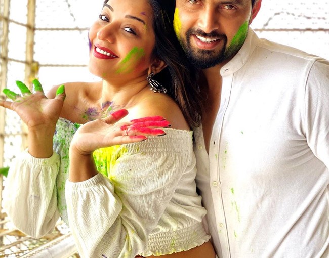 Monalisa plays Holi with husband Vikrant Singh Rajput