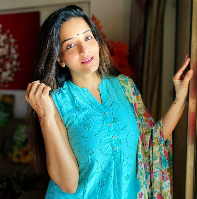 Monalisa posts a set of latest pictures from her home