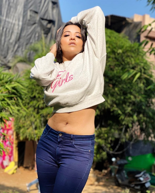 Monalisa Ditches Her Desi look