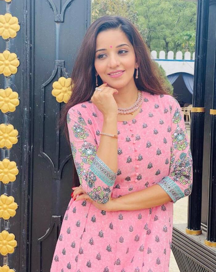 Monalisa shared her new look in pink ethnic wear