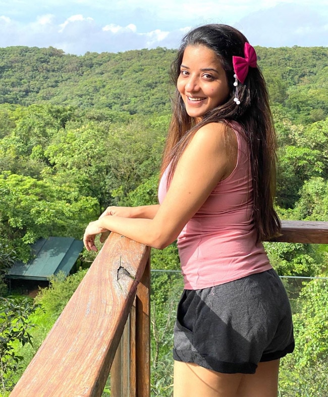 Monalisa Flaunts Her No Makeup Look