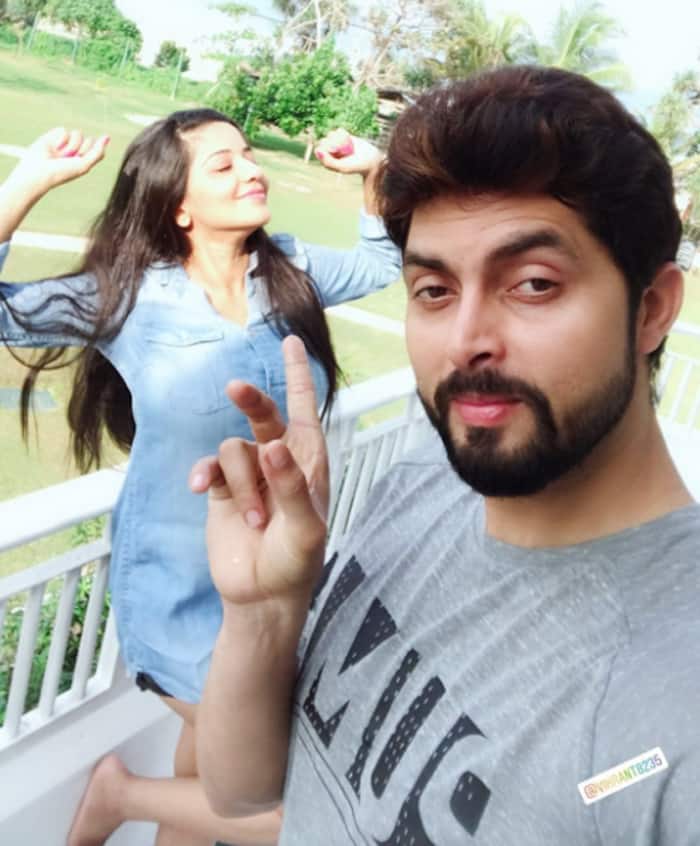 Bhojpuri And Nazar Fame Monalisa Reminisces Her Vacation With Hubby ...