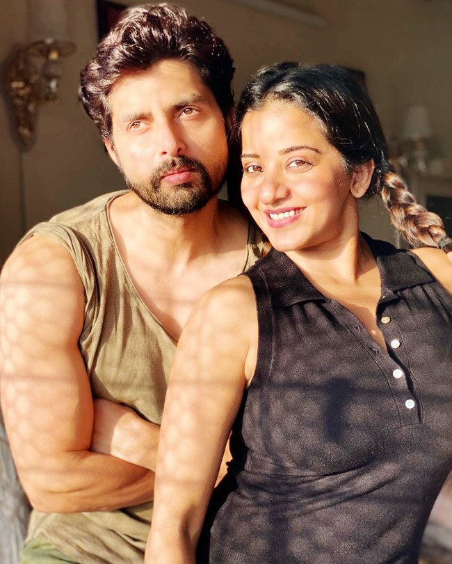 Monalisa and Vikrant Singh’s Marriage Anniversary