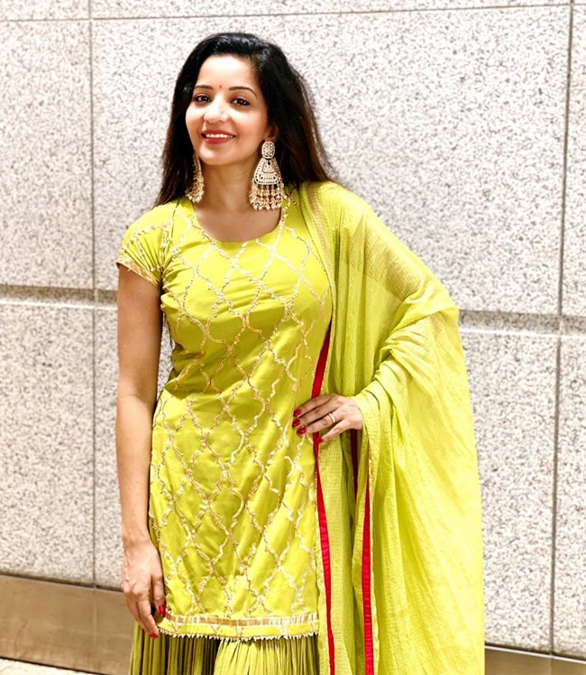 Monalisa is a Beauty to Behold in This Beautiful Suit