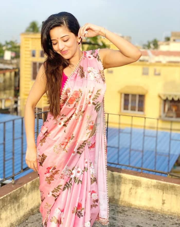 Monalisa's bold pose