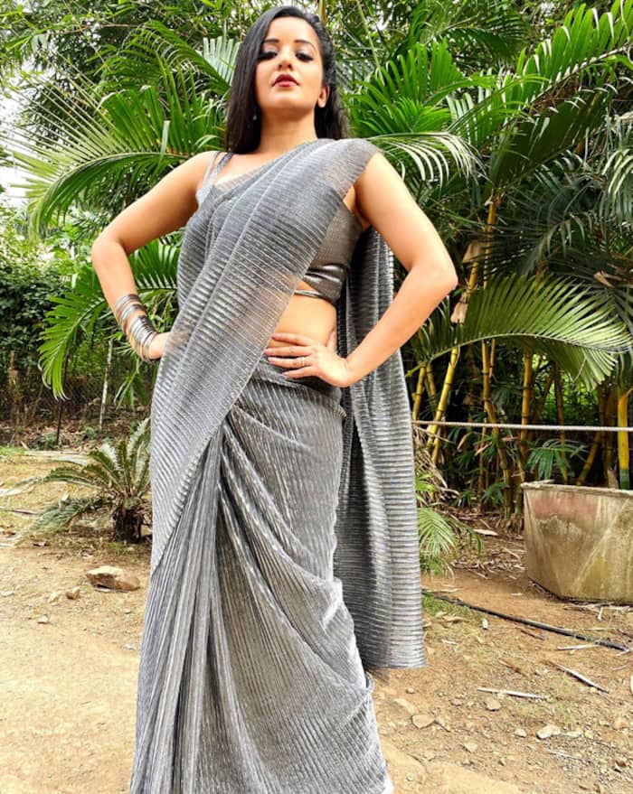 Monalisa's Jaw Dropping Pictures