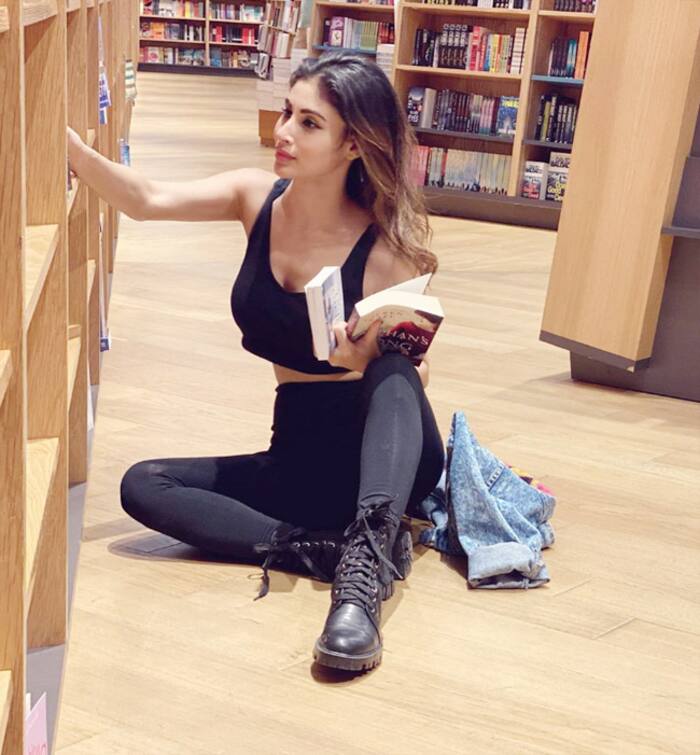 Mouni Roy latest viral pictures