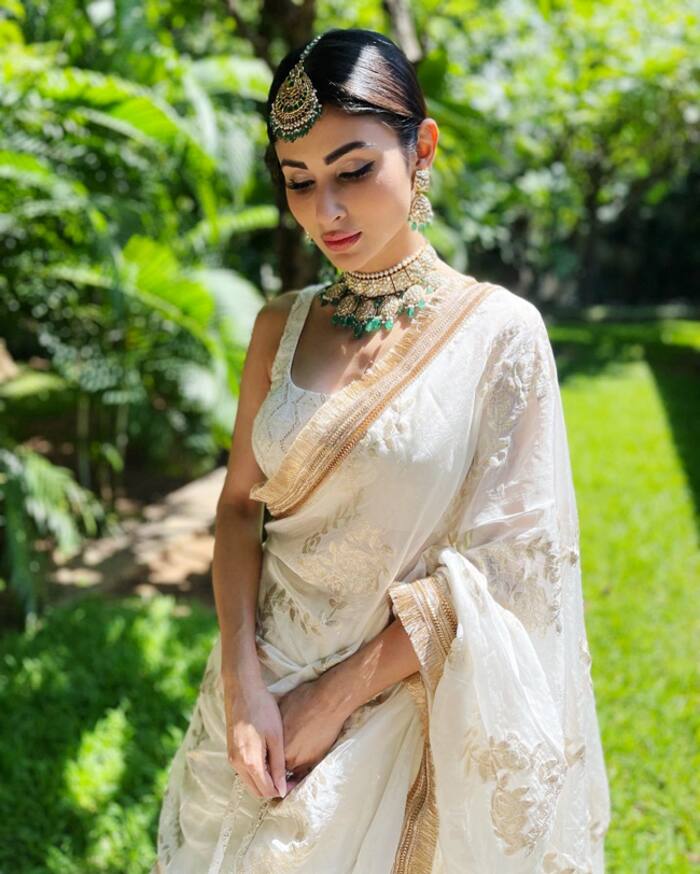 Mouni Roy Looks Drop-Dead-Gorgeous In A Beautiful Ivory Lehenga, Poses For 'Pati Dev' Suraj ...