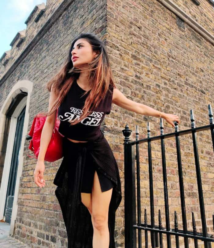 Mouni Roy looks like a diva in black