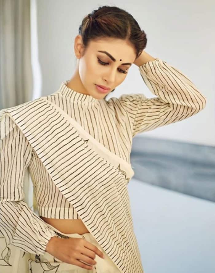 Mouni Roy Wears a Sheer Floral Saree And Looks Magical - Check Viral ...