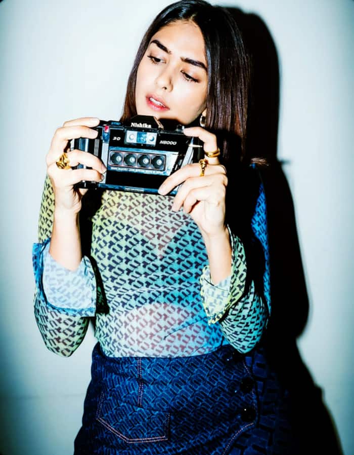 Mrunal Thakur flaunts hot figure in bold see through top see pics