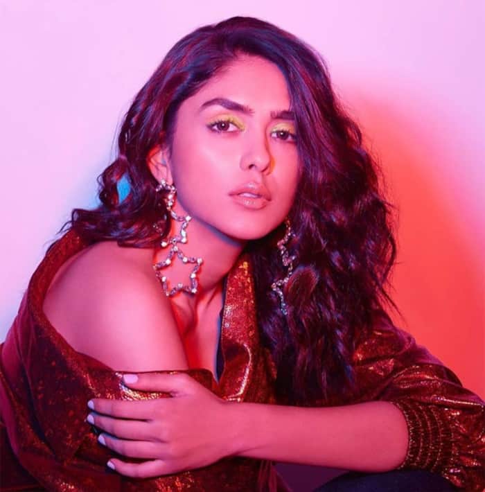 Mrunal Thakur Goes Glamorous in Latest Photoshoot