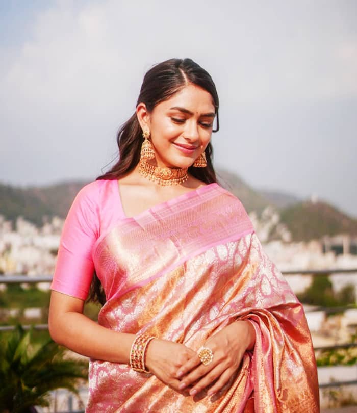 Mrunal Thakur is Timeless Beauty in Pink traditional Silk Saree And ...