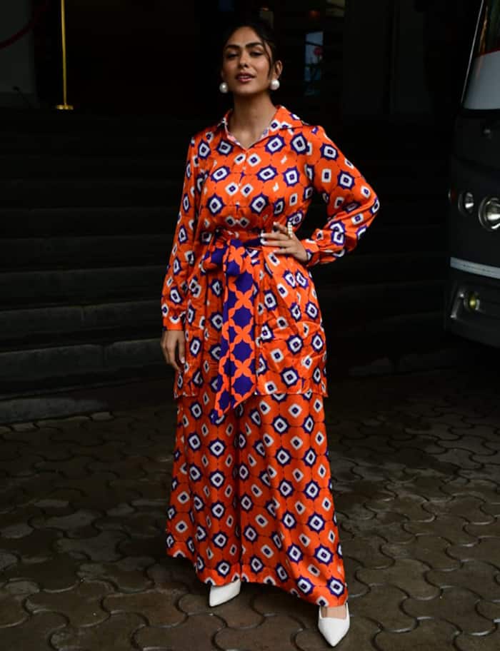 Mrunal Thakur Uber Cool Look